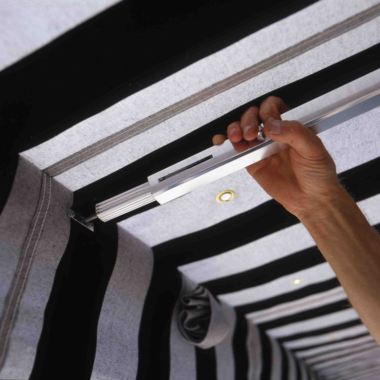 Center Rafter - Awnings by Zip Dee